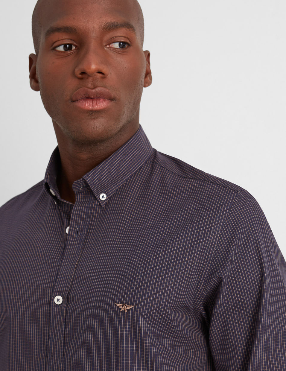 Eleve o seu estilo com as camisas Urban Slim Fit Grid da Aviator - Aviator